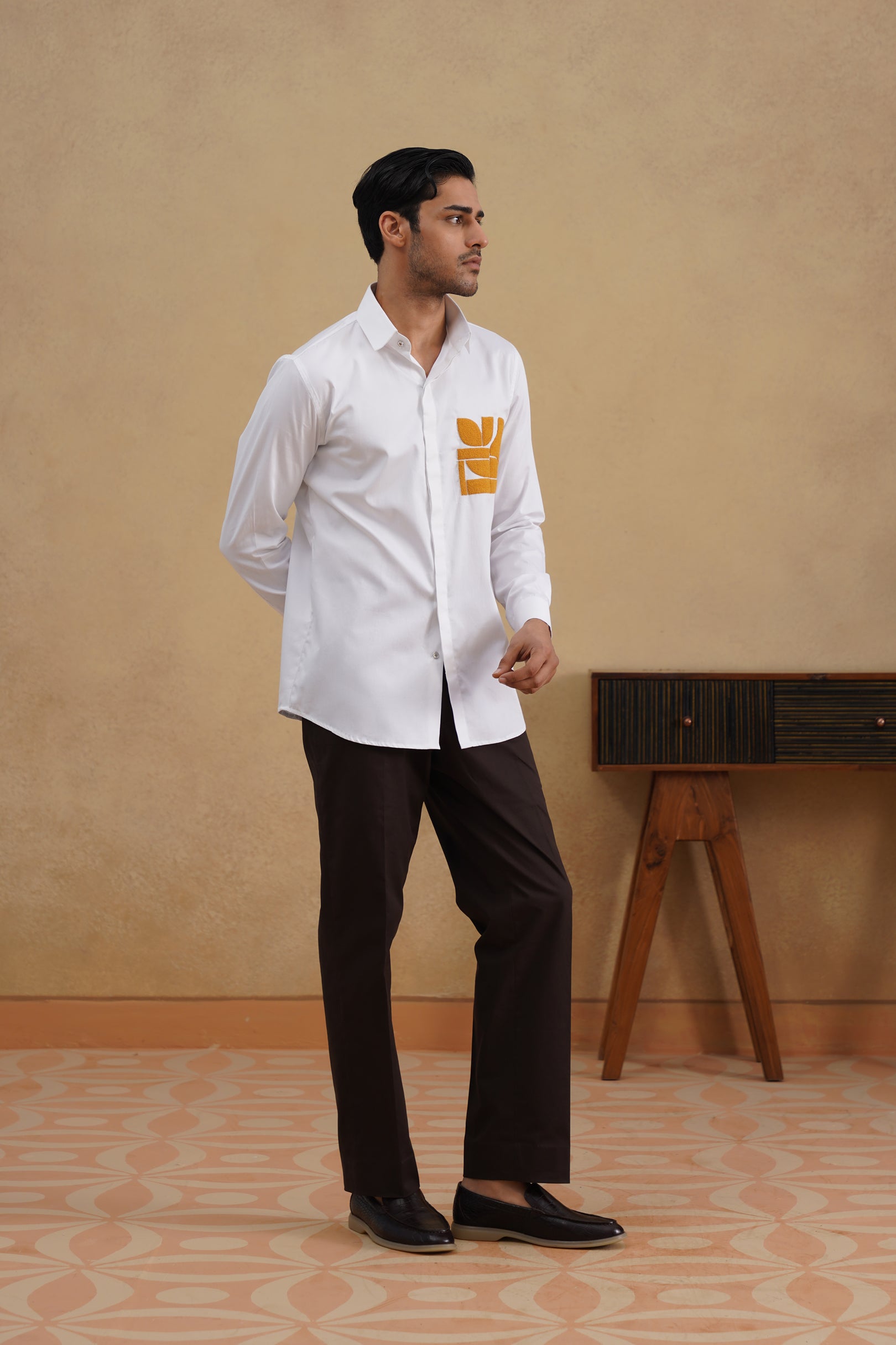 QUE Shirt from the Colorful Shirts India Line | Seven DC